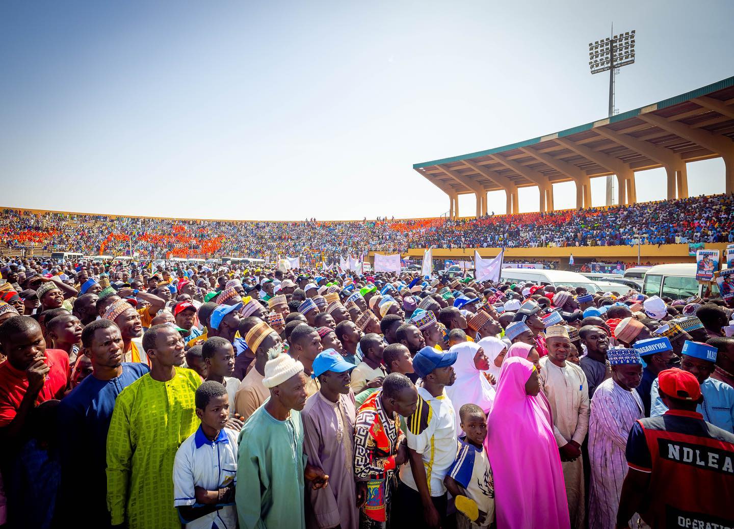 5 Pictures Tell Story Of APC Presidential Campaign Turned Prayer ...