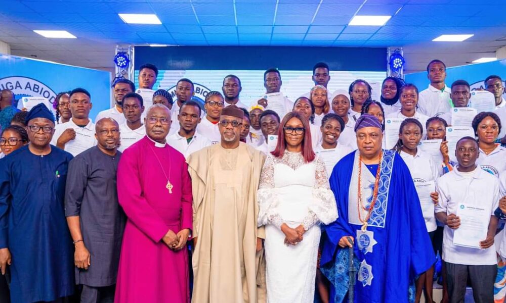 Details As Abiodun Gives Out Scholarships To Students In Memory Of Son ...